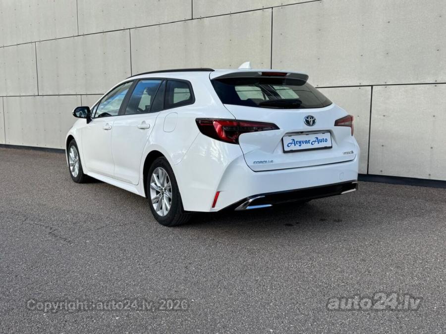 Balts Toyota Corolla 2024 Tartu, ar dzinēja tilpumu 1.80 L un nobraukumu 17 tūkst. km par 21900 €, foto 5 vietnē AUTOMOTO.COM.LV