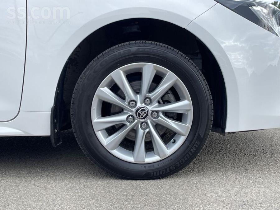 White Toyota Corolla 2024 in Riga, with an engine capacity of 1.80 L and mileage of 76 thousand km for 23990 €, photo 16 on AUTOMOTO.COM.LV