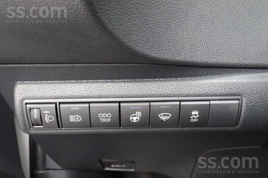Balts Toyota Corolla 2024 Rīga, ar dzinēja tilpumu 1.80 L un nobraukumu 53 tūkst. km par 22500 €, foto 22 vietnē AUTOMOTO.COM.LV