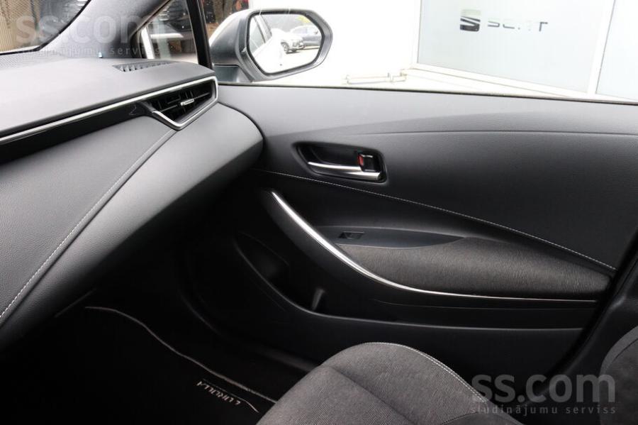 Balts Toyota Corolla 2024 Rīga, ar dzinēja tilpumu 1.80 L un nobraukumu 53 tūkst. km par 22500 €, foto 23 vietnē AUTOMOTO.COM.LV