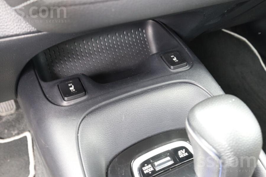 Balts Toyota Corolla 2024 Rīga, ar dzinēja tilpumu 1.80 L un nobraukumu 53 tūkst. km par 22500 €, foto 25 vietnē AUTOMOTO.COM.LV