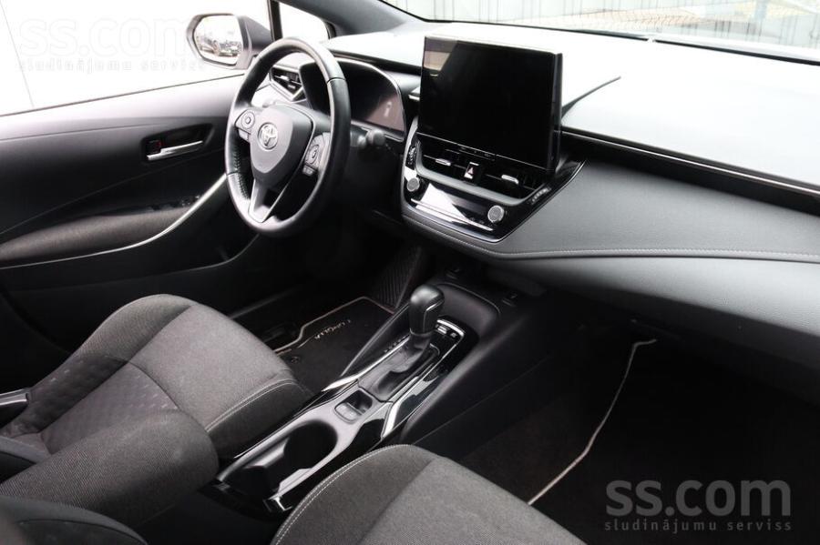 Balts Toyota Corolla 2024 Rīga, ar dzinēja tilpumu 1.80 L un nobraukumu 53 tūkst. km par 22500 €, foto 28 vietnē AUTOMOTO.COM.LV