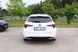 Balts Toyota Corolla 2024 Rīga, ar dzinēja tilpumu 1.80 L un nobraukumu 53 tūkst. km par 22500 €, foto 31 vietnē AUTOMOTO.COM.LV