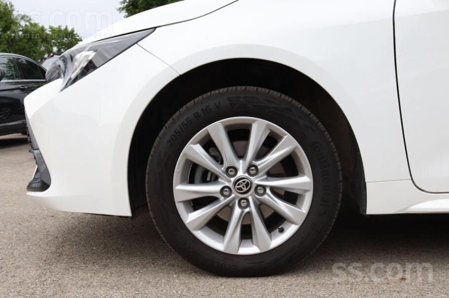 Balts Toyota Corolla 2024 Rīga, ar dzinēja tilpumu 1.80 L un nobraukumu 53 tūkst. km par 22500 €, foto 34 vietnē AUTOMOTO.COM.LV