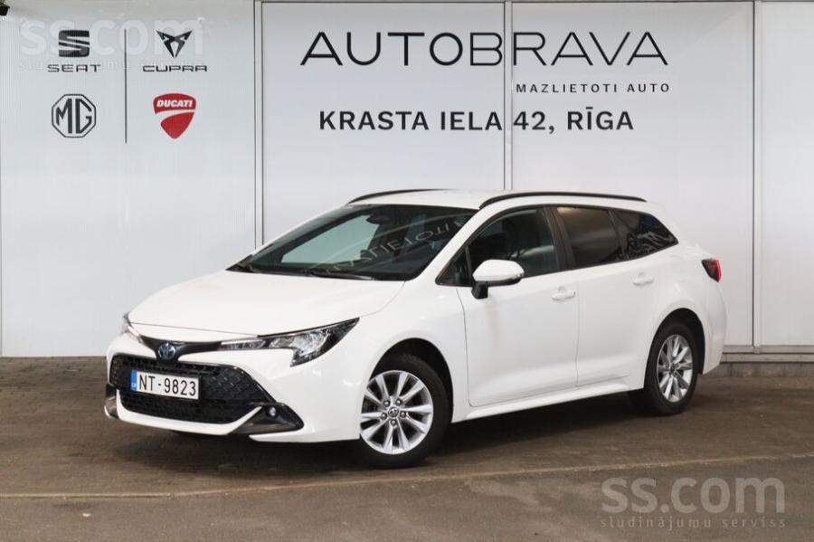 Balts Toyota Corolla 2024 Rīga, ar dzinēja tilpumu 1.80 L un nobraukumu 97 tūkst. km par 21600 €, foto 1 vietnē AUTOMOTO.COM.LV