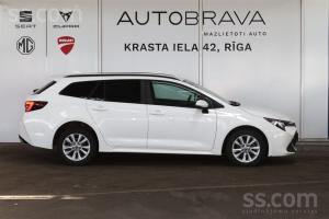 Balts Toyota Corolla 2024 Rīga, ar dzinēja tilpumu 1.80 L un nobraukumu 97 tūkst. km par 21600 €, foto 6 vietnē AUTOMOTO.COM.LV
