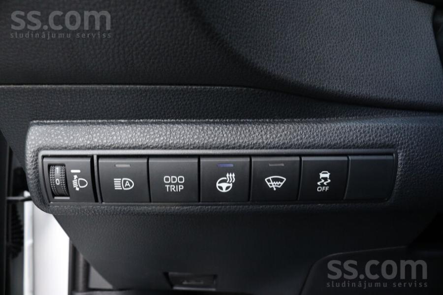 Balts Toyota Corolla 2024 Rīga, ar dzinēja tilpumu 1.80 L un nobraukumu 97 tūkst. km par 21600 €, foto 22 vietnē AUTOMOTO.COM.LV