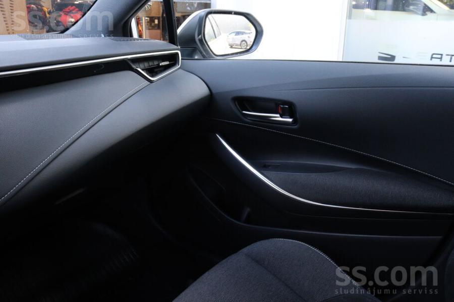 Balts Toyota Corolla 2024 Rīga, ar dzinēja tilpumu 1.80 L un nobraukumu 97 tūkst. km par 21600 €, foto 23 vietnē AUTOMOTO.COM.LV