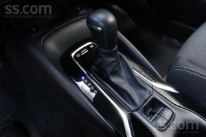 Balts Toyota Corolla 2024 Rīga, ar dzinēja tilpumu 1.80 L un nobraukumu 97 tūkst. km par 21600 €, foto 24 vietnē AUTOMOTO.COM.LV