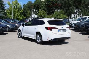 Balts Toyota Corolla 2024 Rīga, ar dzinēja tilpumu 1.80 L un nobraukumu 97 tūkst. km par 21600 €, foto 33 vietnē AUTOMOTO.COM.LV