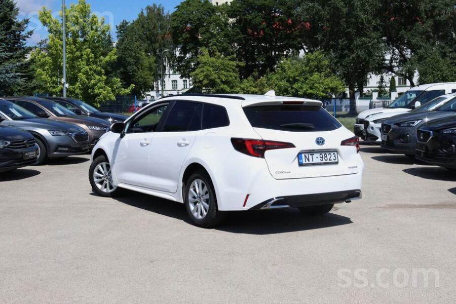 Balts Toyota Corolla 2024 Rīga, ar dzinēja tilpumu 1.80 L un nobraukumu 97 tūkst. km par 21600 €, foto 33 vietnē AUTOMOTO.COM.LV