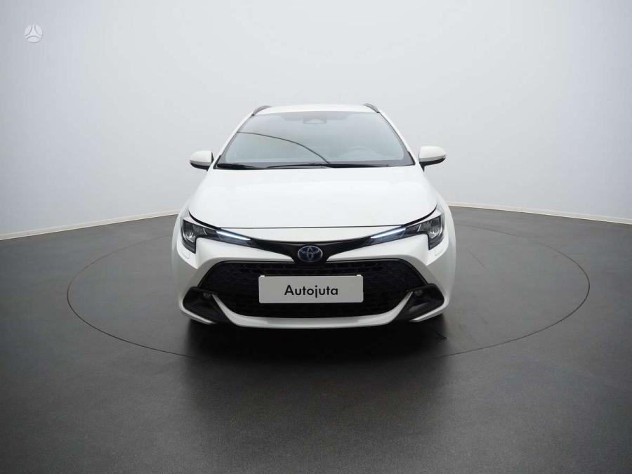 Balts Toyota Corolla 2024 Viļņa, ar dzinēja tilpumu 1.80 L un nobraukumu 54 tūkst. km par 22200 €, foto 3 vietnē AUTOMOTO.COM.LV