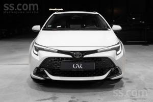 White Toyota Corolla 2024 in Riga, with an engine capacity of 2.00 L and mileage of 41 thousand km for 28400 €, photo 3 on AUTOMOTO.COM.LV