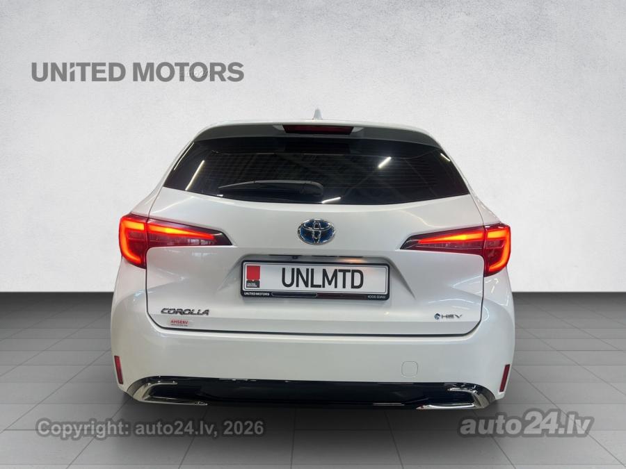 White Toyota Corolla 2024 in Tallinn, with an engine capacity of 1.80 L and mileage of 61 thousand km for 23900 €, photo 6 on AUTOMOTO.COM.LV
