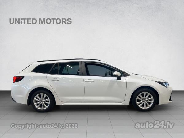 Balts Toyota Corolla 2024 Tallina, ar dzinēja tilpumu 1.80 L un nobraukumu 61 tūkst. km par 23900 €, foto 8 vietnē AUTOMOTO.COM.LV