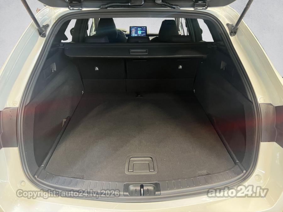 White Toyota Corolla 2024 in Tallinn, with an engine capacity of 1.80 L and mileage of 61 thousand km for 23900 €, photo 15 on AUTOMOTO.COM.LV