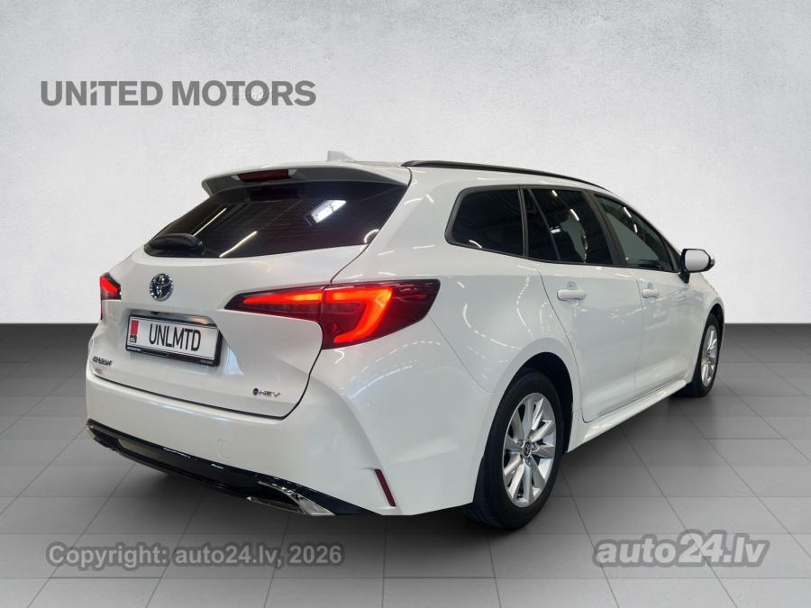 White Toyota Corolla 2024 in Tallinn, with an engine capacity of 1.80 L and mileage of 78 thousand km for 23900 €, photo 3 on AUTOMOTO.COM.LV