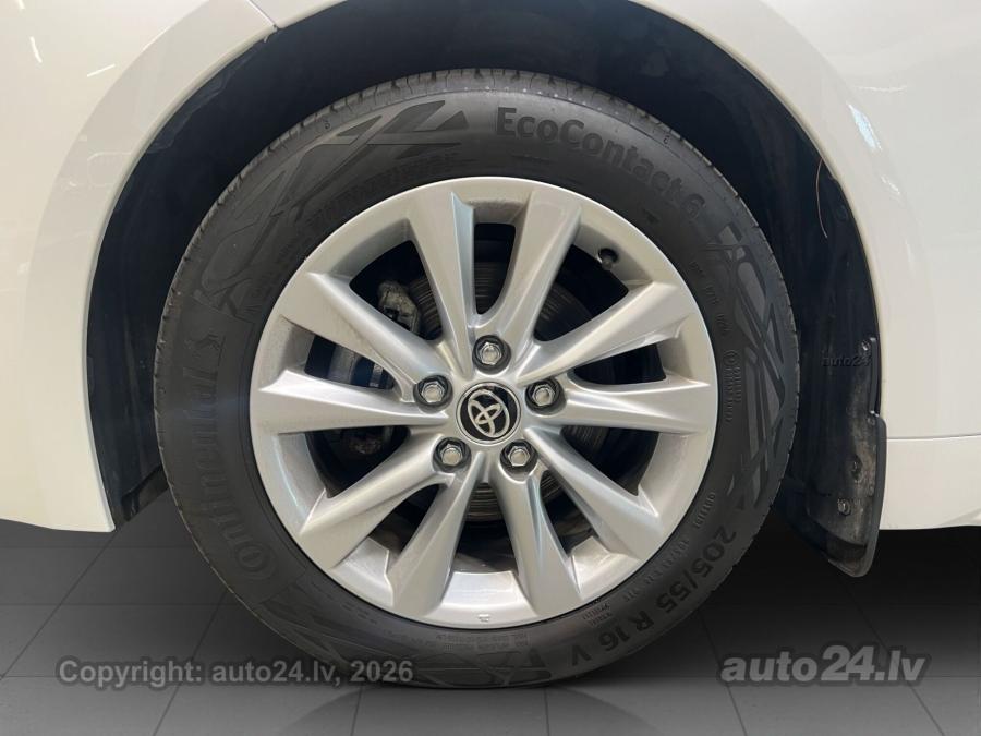 White Toyota Corolla 2024 in Tallinn, with an engine capacity of 1.80 L and mileage of 78 thousand km for 23900 €, photo 15 on AUTOMOTO.COM.LV