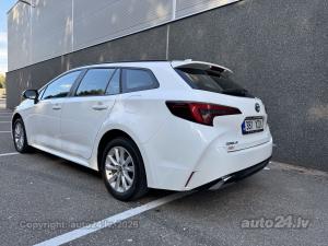 Balts Toyota Corolla 2024 Pērnava, ar dzinēja tilpumu 1.80 L un nobraukumu 93 tūkst. km par 22990 €, foto 3 vietnē AUTOMOTO.COM.LV