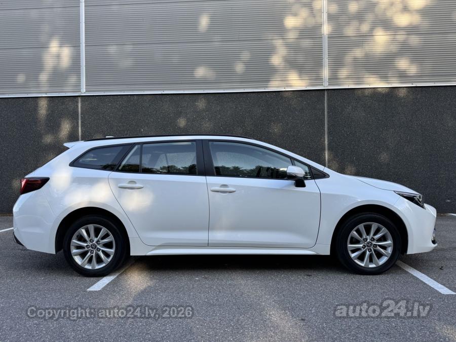 Balts Toyota Corolla 2024 Pērnava, ar dzinēja tilpumu 1.80 L un nobraukumu 93 tūkst. km par 22990 €, foto 6 vietnē AUTOMOTO.COM.LV