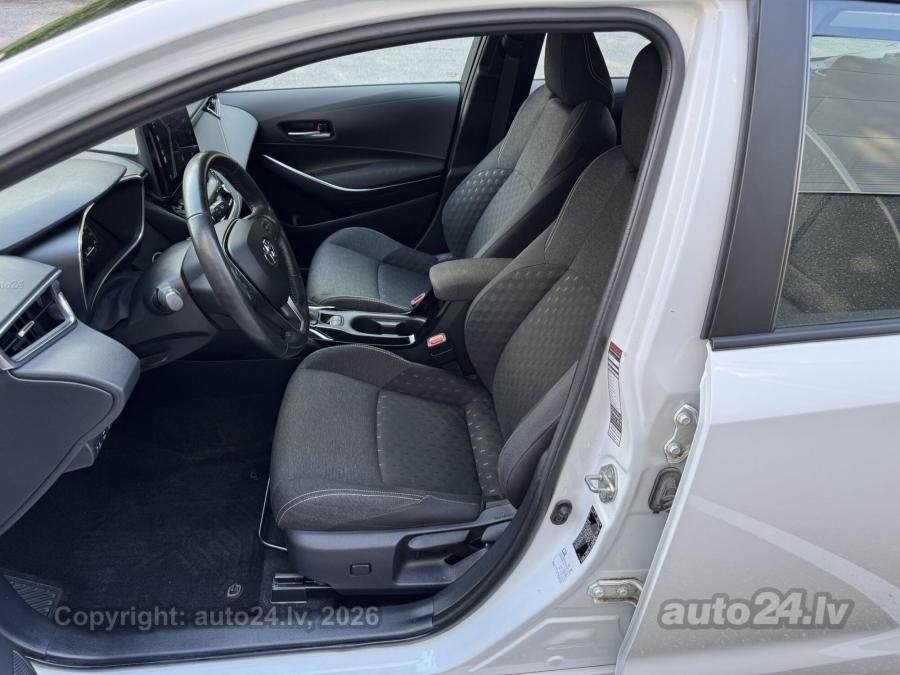 Balts Toyota Corolla 2024 Pērnava, ar dzinēja tilpumu 1.80 L un nobraukumu 93 tūkst. km par 22990 €, foto 8 vietnē AUTOMOTO.COM.LV
