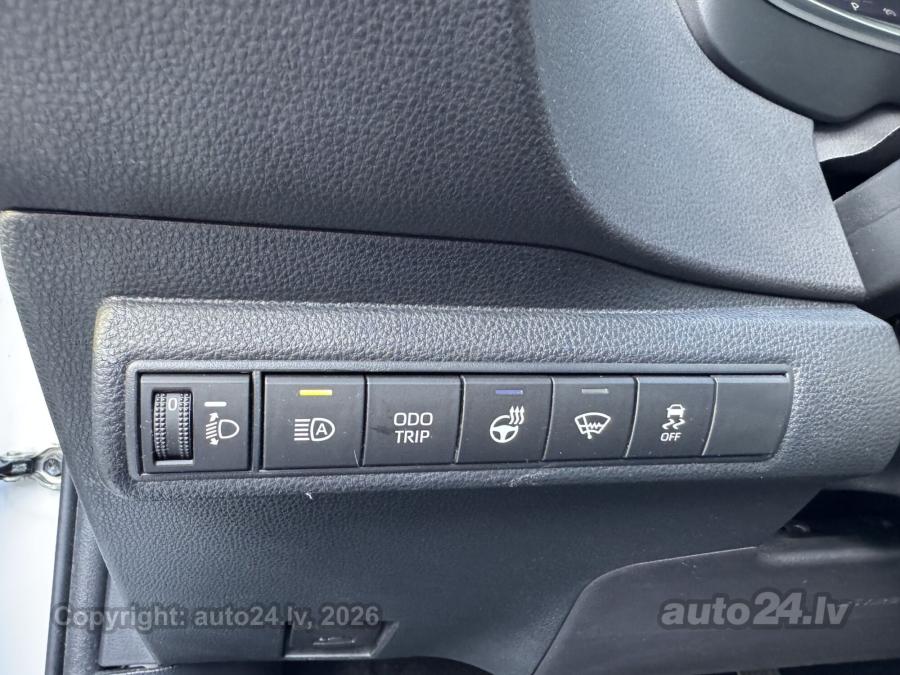 Balts Toyota Corolla 2024 Pērnava, ar dzinēja tilpumu 1.80 L un nobraukumu 93 tūkst. km par 22990 €, foto 14 vietnē AUTOMOTO.COM.LV