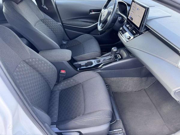 Toyota Corolla 2024 Viļņa vietnē Balts Toyota Corolla 2024 Viļņa, ar dzinēja tilpumu 1.80 L un nobraukumu 71 tūkst. km par 21950 €, foto 7 vietnē AUTOMOTO.COM.LV