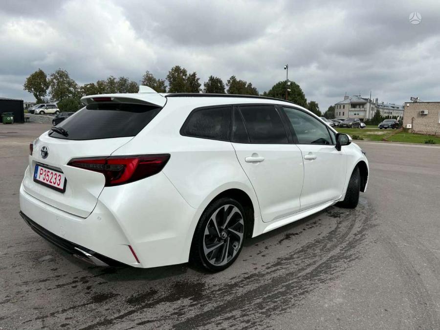 Balts Toyota Corolla 2024 Kauņa, ar dzinēja tilpumu 1.80 L un nobraukumu 224 tūkst. km par 15960 €, foto 7 vietnē AUTOMOTO.COM.LV