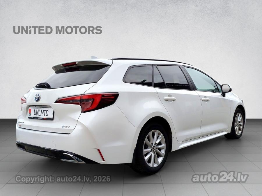 Balts Toyota Corolla 2024 Tallina, ar dzinēja tilpumu 1.80 L un nobraukumu 119 tūkst. km par 22500 €, foto 3 vietnē AUTOMOTO.COM.LV