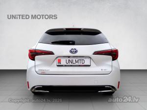 Balts Toyota Corolla 2024 Tallina, ar dzinēja tilpumu 1.80 L un nobraukumu 119 tūkst. km par 22500 €, foto 11 vietnē AUTOMOTO.COM.LV