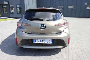 Yellow Toyota Corolla 2020 in Vilnius, with an engine capacity of 1.80 L and mileage of 57 thousand km for 18500 €, photo 7 on AUTOMOTO.COM.LV