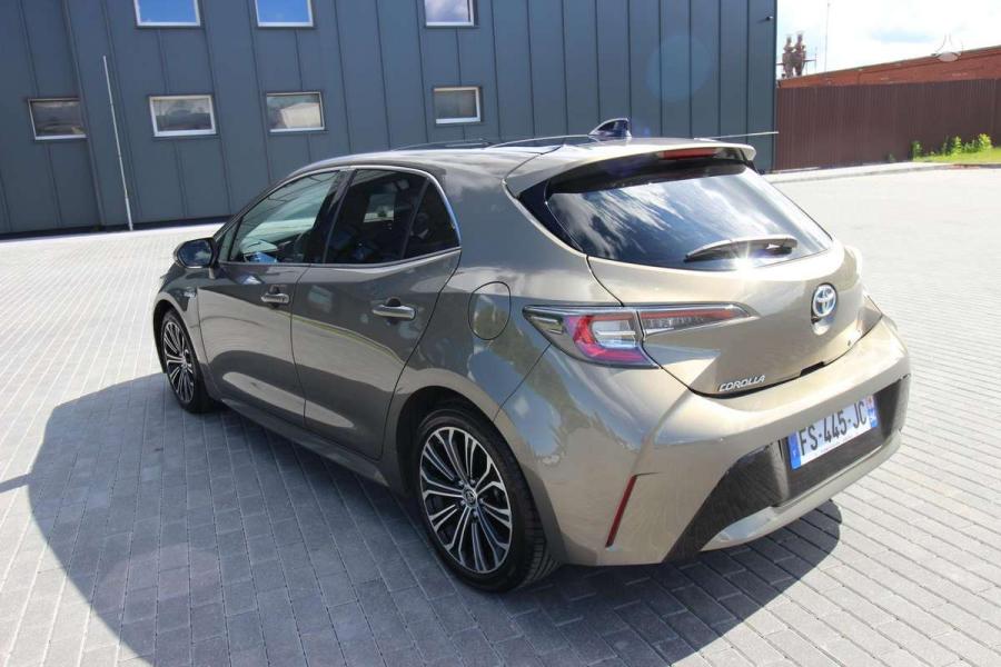 Yellow Toyota Corolla 2020 in Vilnius, with an engine capacity of 1.80 L and mileage of 57 thousand km for 18500 €, photo 12 on AUTOMOTO.COM.LV