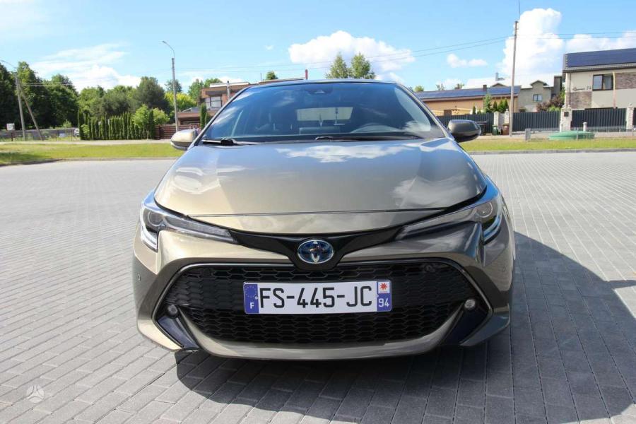 Yellow Toyota Corolla 2020 in Vilnius, with an engine capacity of 1.80 L and mileage of 57 thousand km for 18500 €, photo 14 on AUTOMOTO.COM.LV