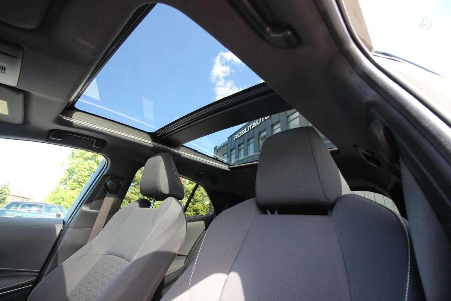 Yellow Toyota Corolla 2020 in Vilnius, with an engine capacity of 1.80 L and mileage of 57 thousand km for 18500 €, photo 15 on AUTOMOTO.COM.LV