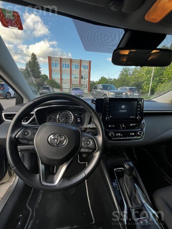 Toyota Corolla 2019 Rīga vietnē Dzeltens Toyota Corolla 2019 Rīga, ar dzinēja tilpumu 1.60 L un nobraukumu 130 tūkst. km par 14500 €, foto 7 vietnē AUTOMOTO.COM.LV
