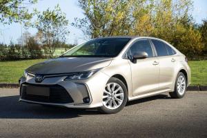 Dzeltens Toyota Corolla 2020 Viļņa, ar dzinēja tilpumu 1.60 L un nobraukumu 91 tūkst. km par 14900 €, foto  vietnē AUTOMOTO.COM.LV
