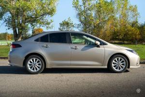 Yellow Toyota Corolla 2020 in Vilnius, with an engine capacity of 1.60 L and mileage of 91 thousand km for 14900 €, photo 10 on AUTOMOTO.COM.LV
