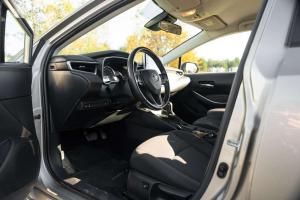 Yellow Toyota Corolla 2020 in Vilnius, with an engine capacity of 1.60 L and mileage of 91 thousand km for 14900 €, photo 14 on AUTOMOTO.COM.LV