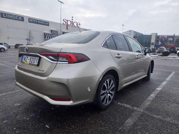 Dzeltens Toyota Corolla 2021 Rīga, ar dzinēja tilpumu 1.80 L un nobraukumu 82 tūkst. km par 15900 €, foto 3 vietnē AUTOMOTO.COM.LV
