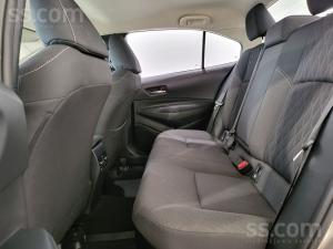 Yellow Toyota Corolla 2021 in Ventspils, with an engine capacity of 1.80 L and mileage of 84 thousand km for 16990 €, photo 7 on AUTOMOTO.COM.LV