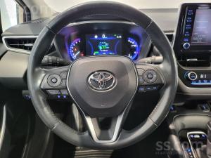 Yellow Toyota Corolla 2021 in Ventspils, with an engine capacity of 1.80 L and mileage of 84 thousand km for 16990 €, photo 12 on AUTOMOTO.COM.LV