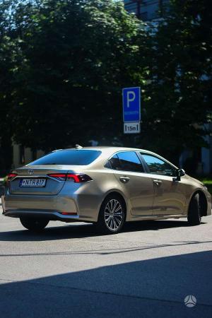 Dzeltens Toyota Corolla 2021 Klaipėda, ar dzinēja tilpumu 1.50 L un nobraukumu 72 tūkst. km par 16999 €, foto 4 vietnē AUTOMOTO.COM.LV