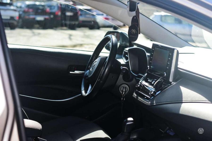 Dzeltens Toyota Corolla 2021 Klaipėda, ar dzinēja tilpumu 1.50 L un nobraukumu 72 tūkst. km par 16999 €, foto 10 vietnē AUTOMOTO.COM.LV