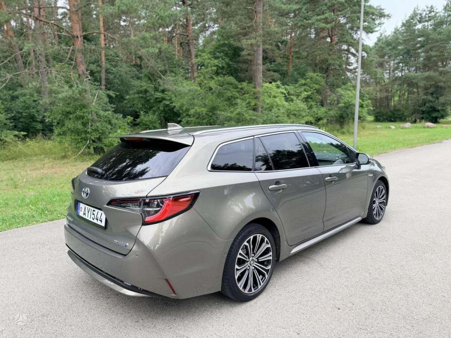 Yellow Toyota Corolla 2020 in Kaunas, with an engine capacity of 1.80 L and mileage of 119 thousand km for 16700 €, photo 6 on AUTOMOTO.COM.LV