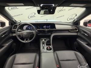 Toyota Crown 2023 in Vilnius, with an engine capacity of 2.40 L and mileage of 16 thousand km for 44000 €, photo 4 on AUTOMOTO.COM.LV