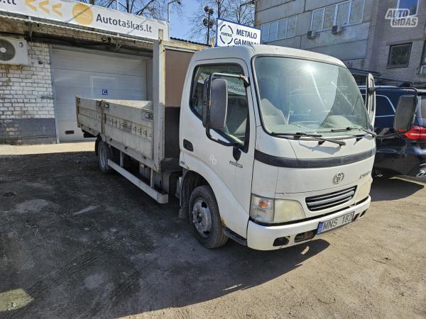 Белый Тойота Дюна 2007 в Вильнюс, объемом двигателя 2.50 л и пробегом 225 тыс. км за 9999 €, фото 1 на AUTOMOTO.COM.LV