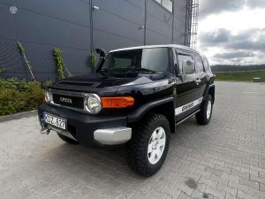 Black Toyota fj-cruiser 2007 in Vilnius, with an engine capacity of 4.00 L and mileage of 256 thousand km for 14000 €, photo  on AUTOMOTO.COM.LV