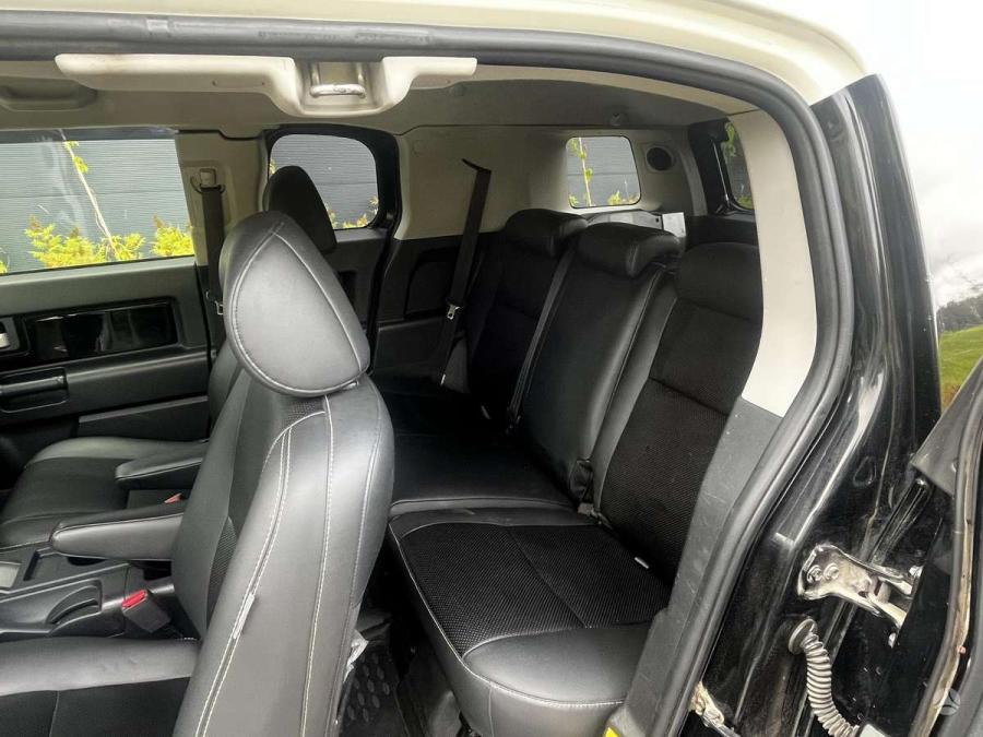 Melns Toyota fj-cruiser 2007 Viļņa, ar dzinēja tilpumu 4.00 L un nobraukumu 256 tūkst. km par 14000 €, foto 12 vietnē AUTOMOTO.COM.LV