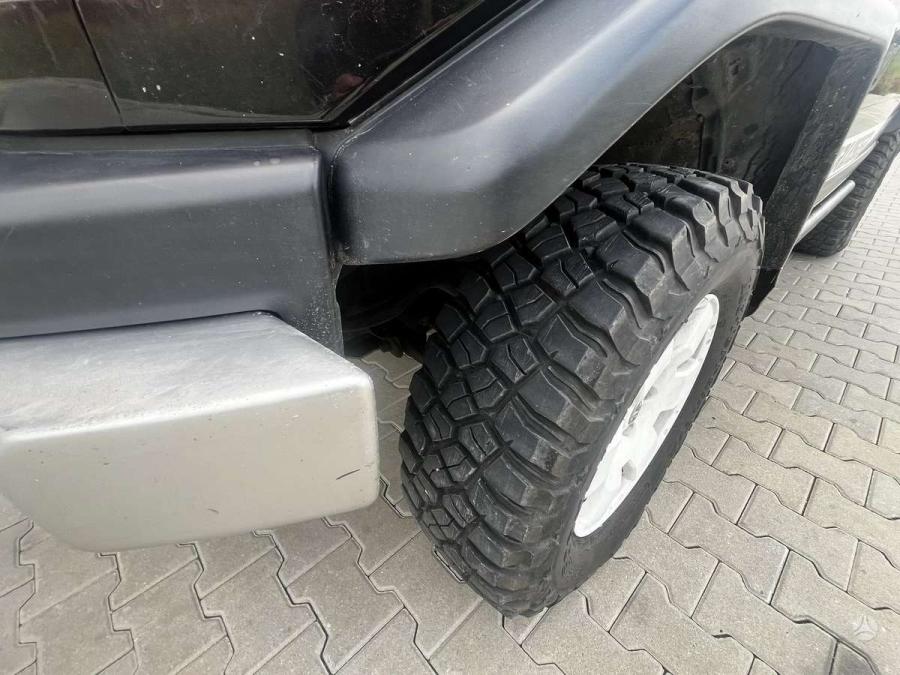 Melns Toyota fj-cruiser 2007 Viļņa, ar dzinēja tilpumu 4.00 L un nobraukumu 256 tūkst. km par 14000 €, foto 19 vietnē AUTOMOTO.COM.LV