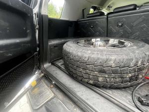 Melns Toyota fj-cruiser 2007 Viļņa, ar dzinēja tilpumu 4.00 L un nobraukumu 256 tūkst. km par 14000 €, foto 23 vietnē AUTOMOTO.COM.LV